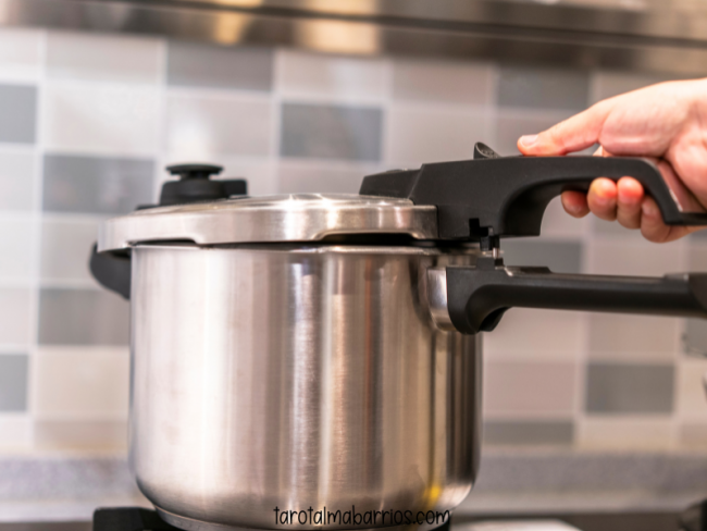 Ollas tapadas para cocinar: cuatro beneficios que obtendrás con esta acción