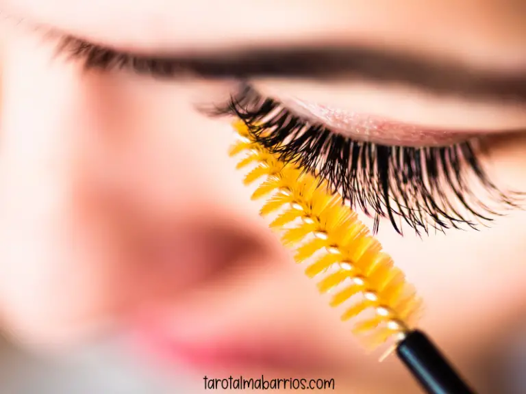 ¿Cómo tener las pestañas más largas y gruesas sin ponerte postizas?